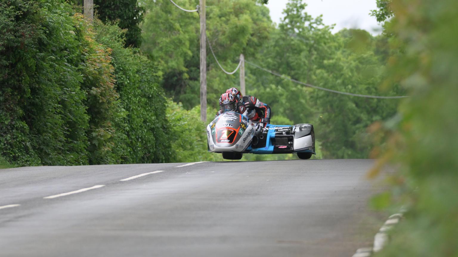 Ben en Tom Birchall winnen ook tweede Sidecar TT race met nieuw ...