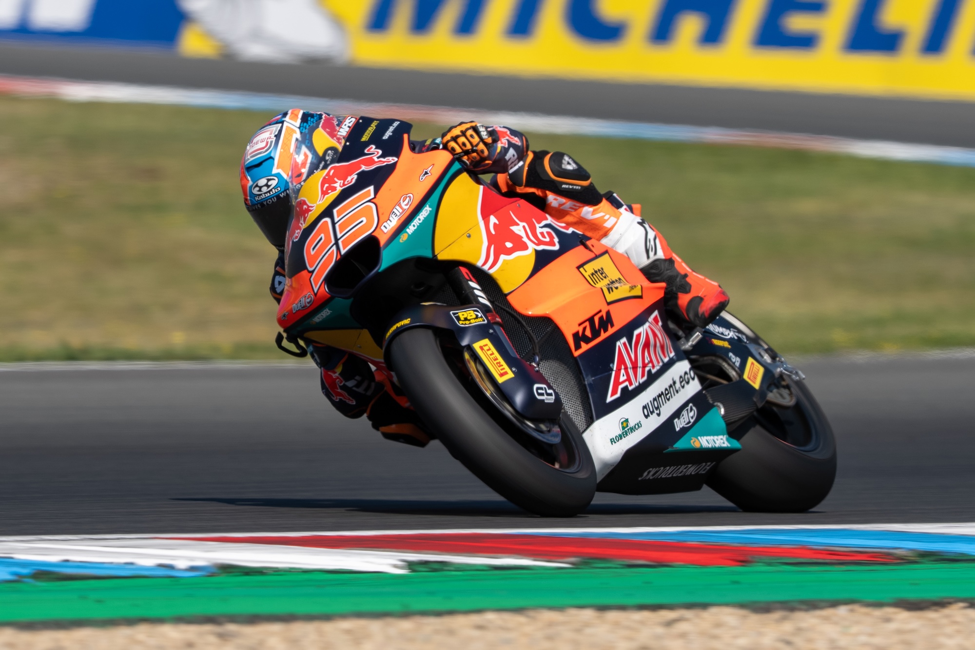 Salac verbreekt Moto2 ronderecord Brno FP2, Veijer twaalfde